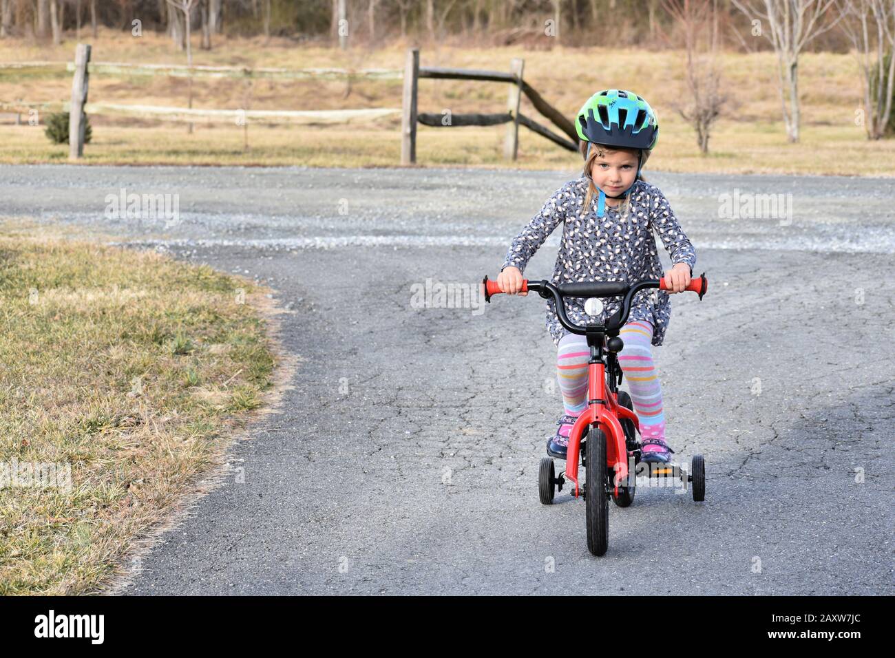 Blue bike helmut hi-res stock photography and images - Alamy