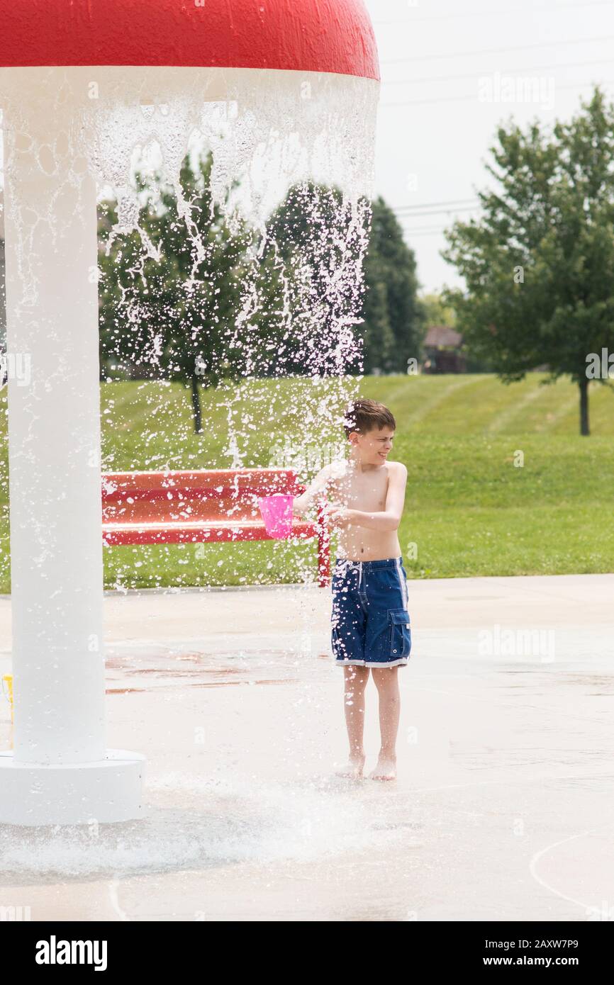 Splash park hi-res stock photography and images - Alamy