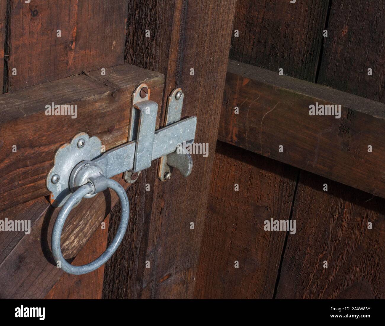 Gate latch hi-res stock photography and images - Alamy