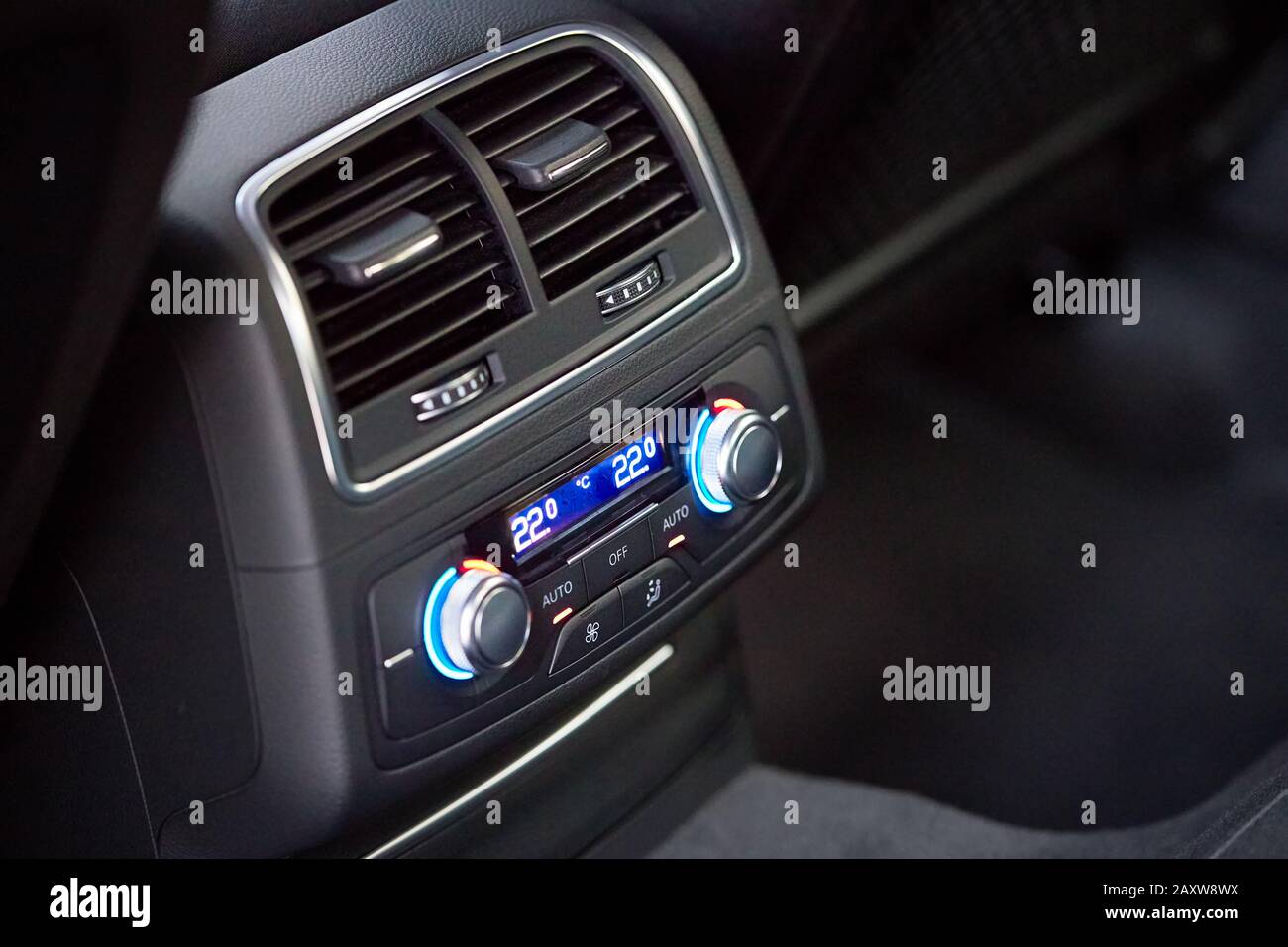 Car interior control panel knobs hi-res stock photography and images ...