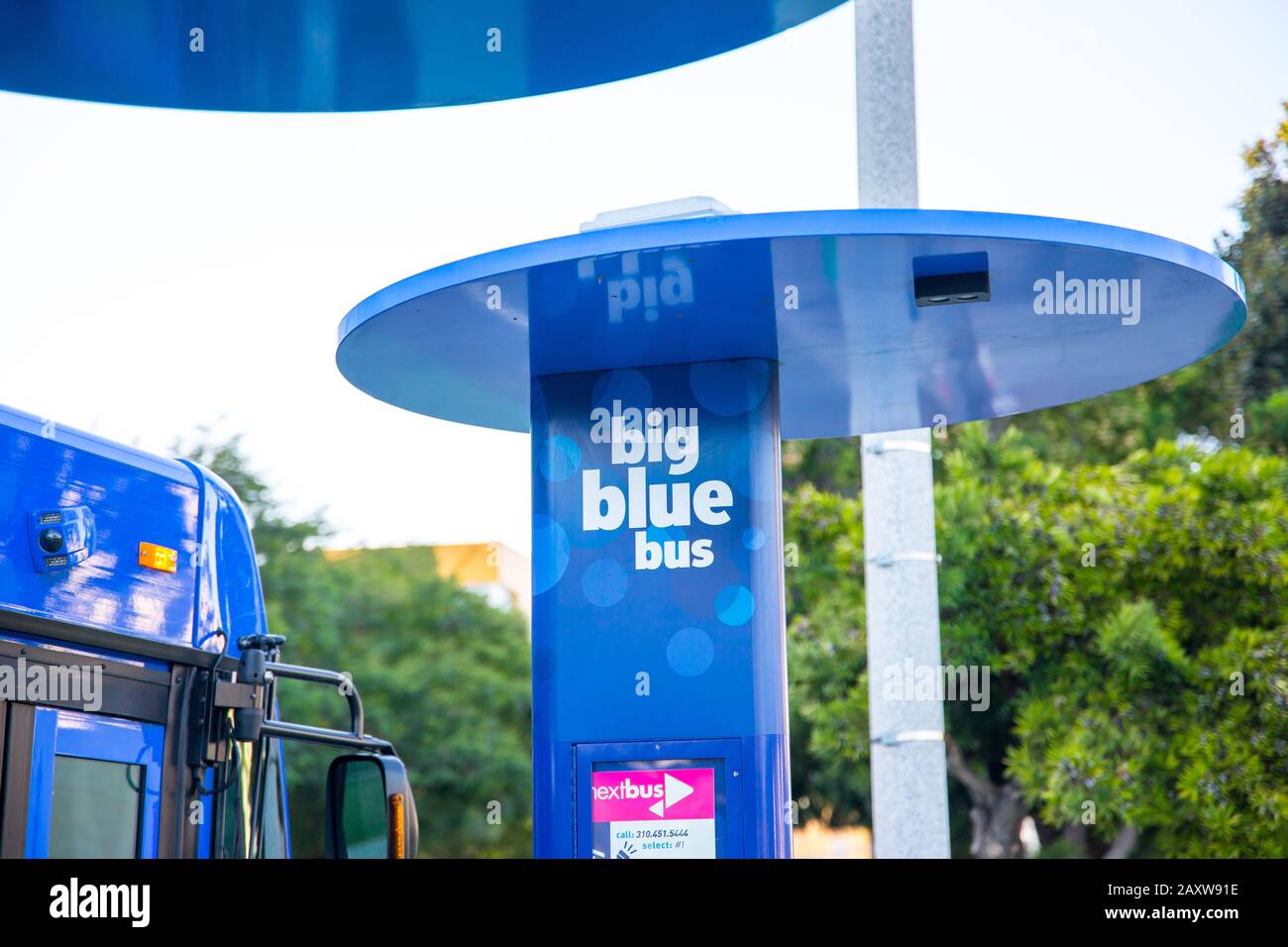 Big blue bus los angeles hi-res stock photography and images - Alamy