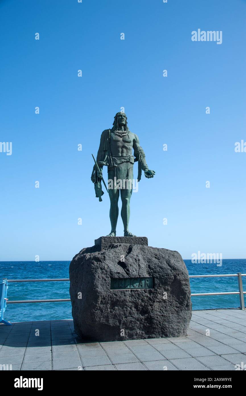 Bronze statue pelicar guanche king hi-res stock photography and images ...
