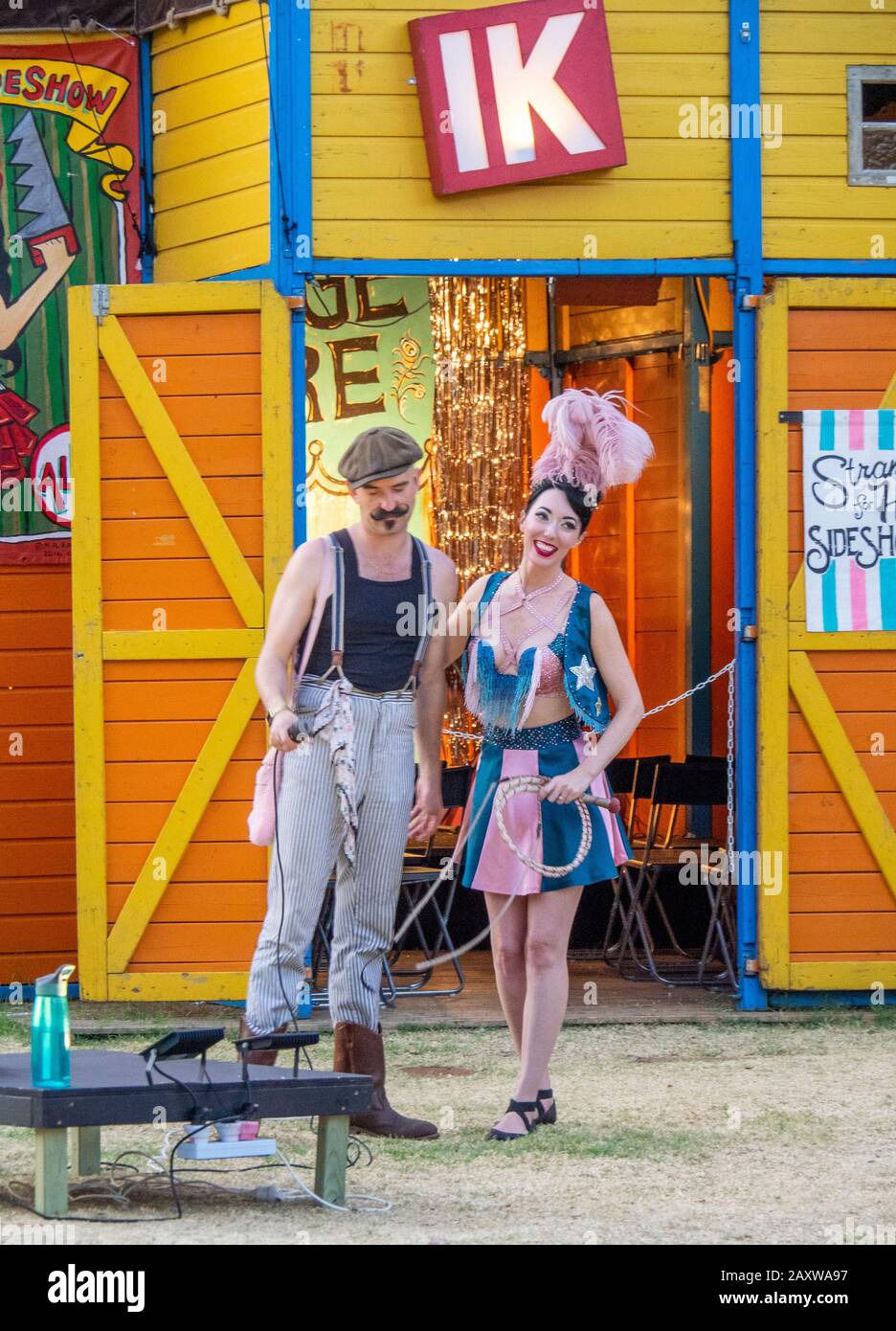 Spruiking hi-res stock photography and images - Alamy