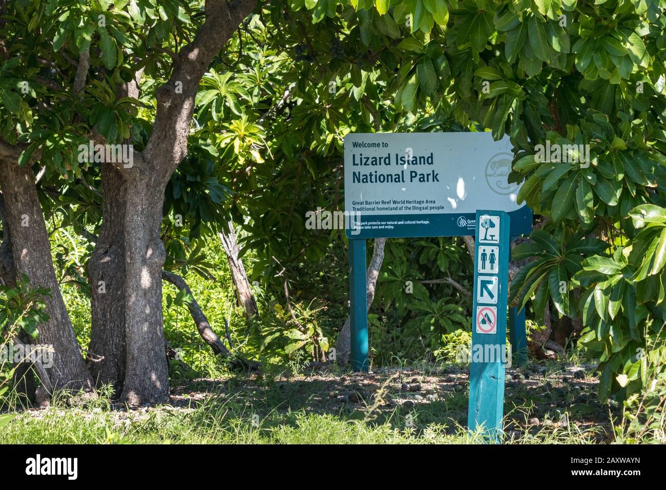 Welcome signboard of Lizard Island in Queensland, Australia Stock Photo ...