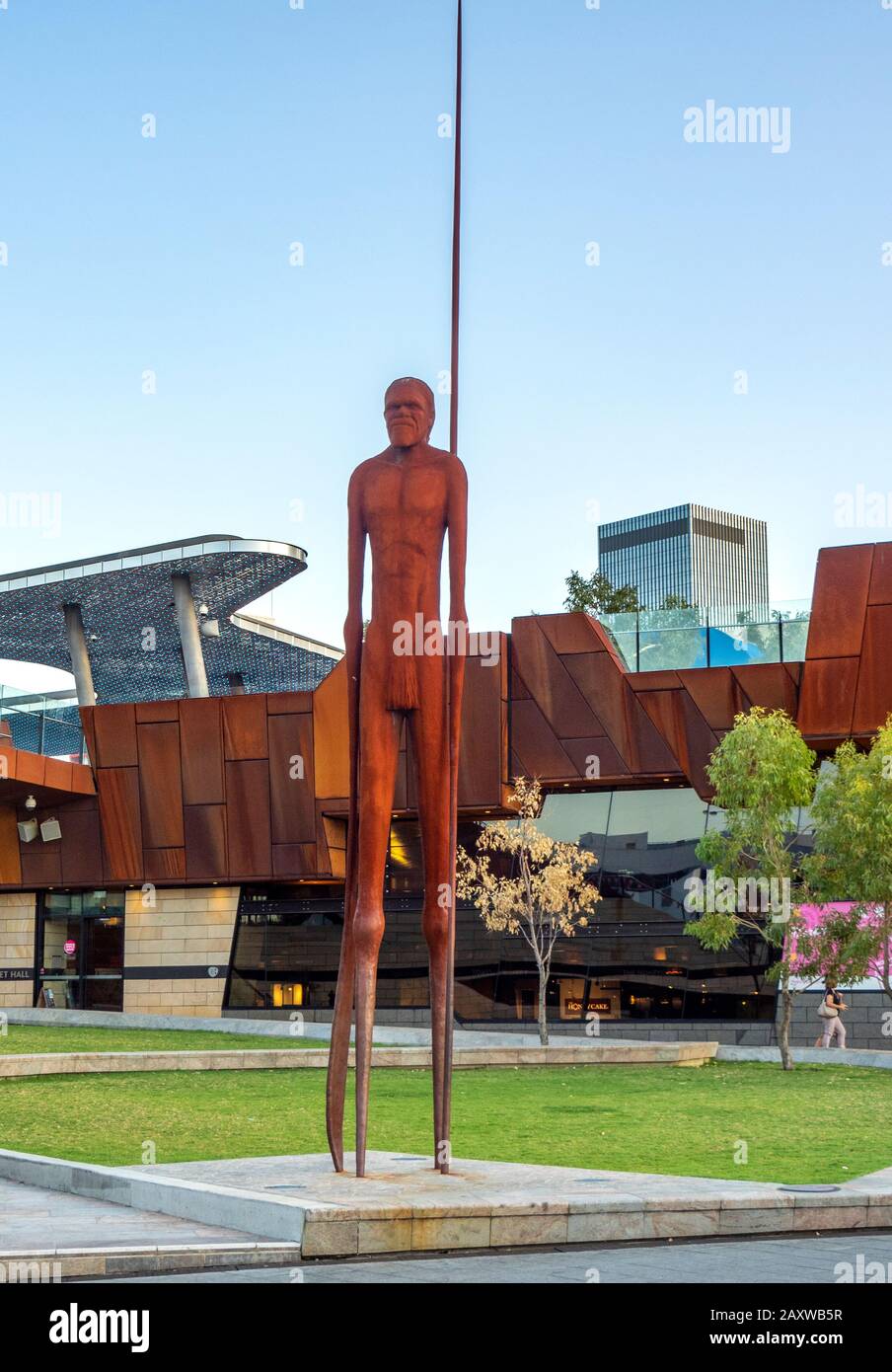 Yirin Statue by Tjyllyungoo sculptor located in Yagan Square in Perth ...