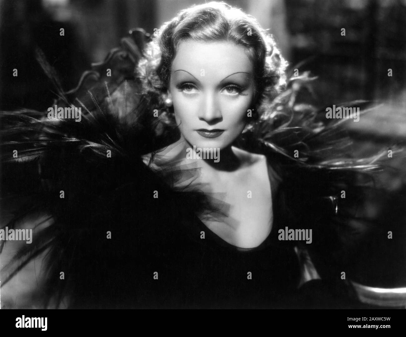 Desire 1936 marlene dietrich hi-res stock photography and images - Alamy