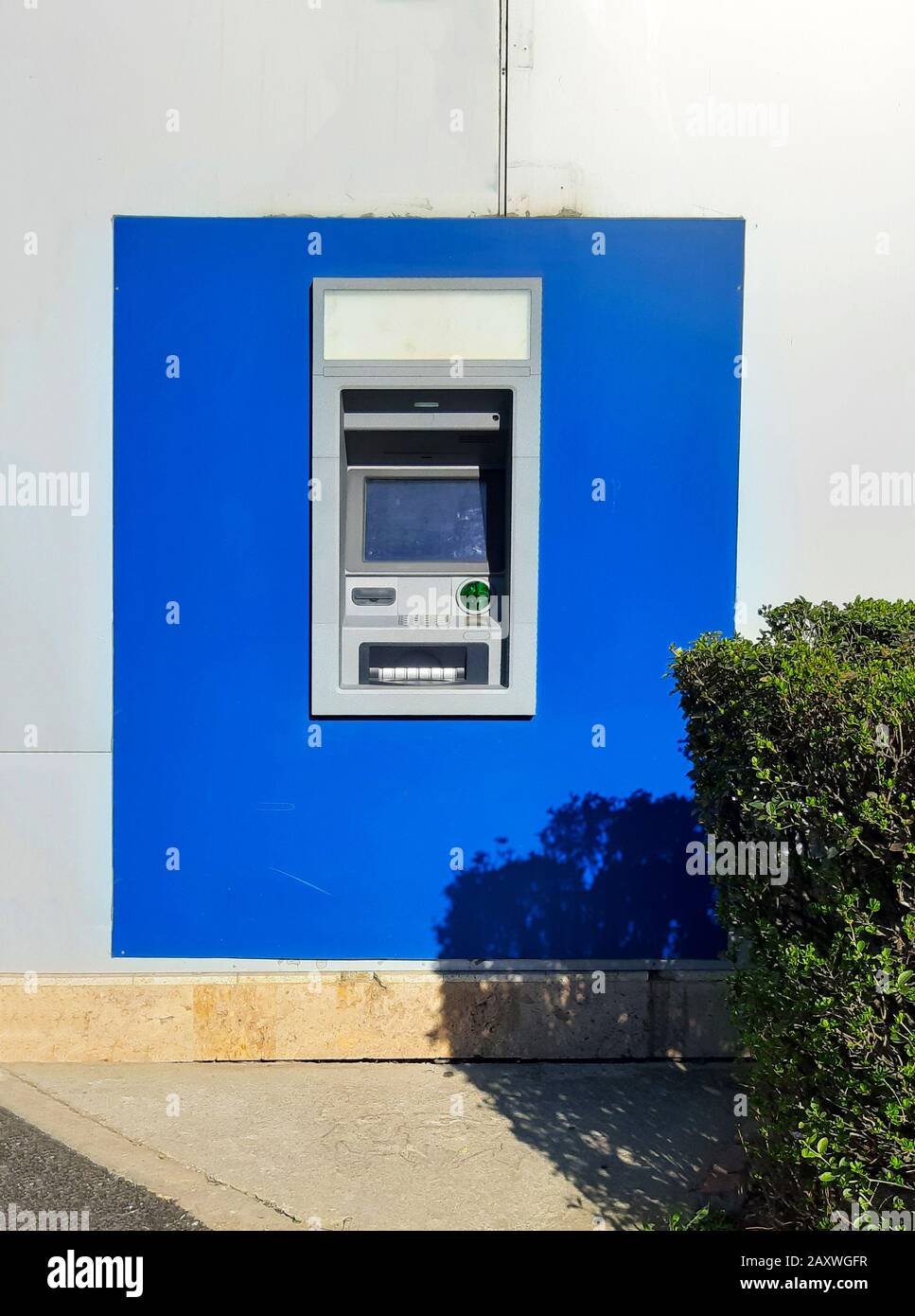 Empty atm machine screen hi-res stock photography and images - Alamy