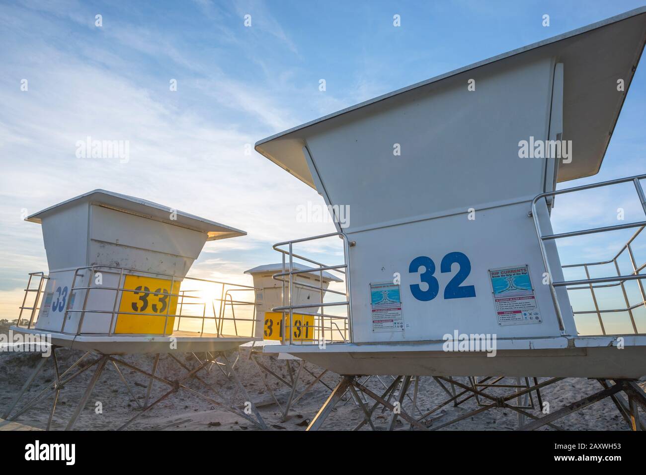 California lifeguard tower hi-res stock photography and images - Alamy