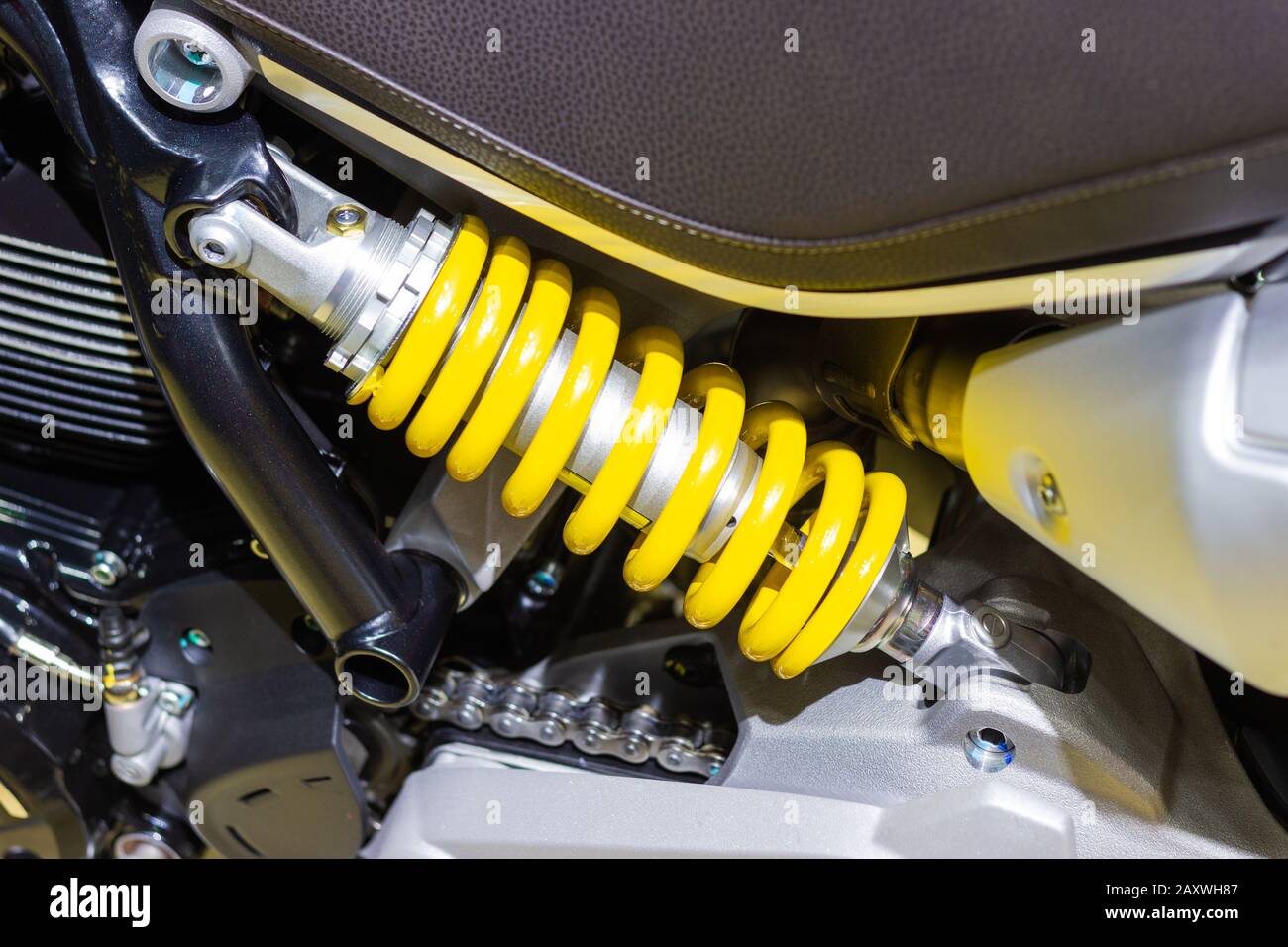 Shock absorbing hi-res stock photography and images - Alamy