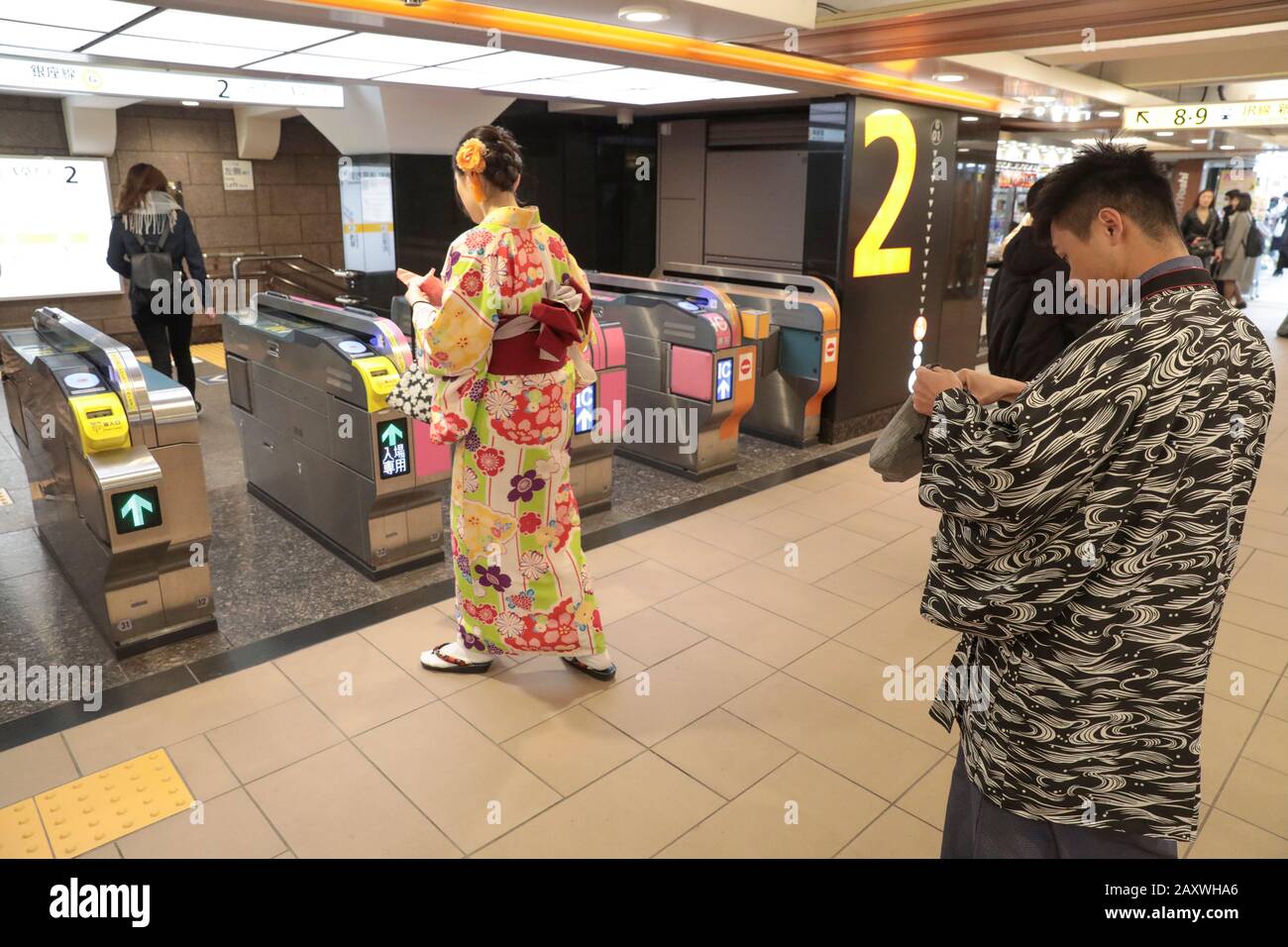 KIMONOS IN TOKYO METRO Stock Photo - Alamy