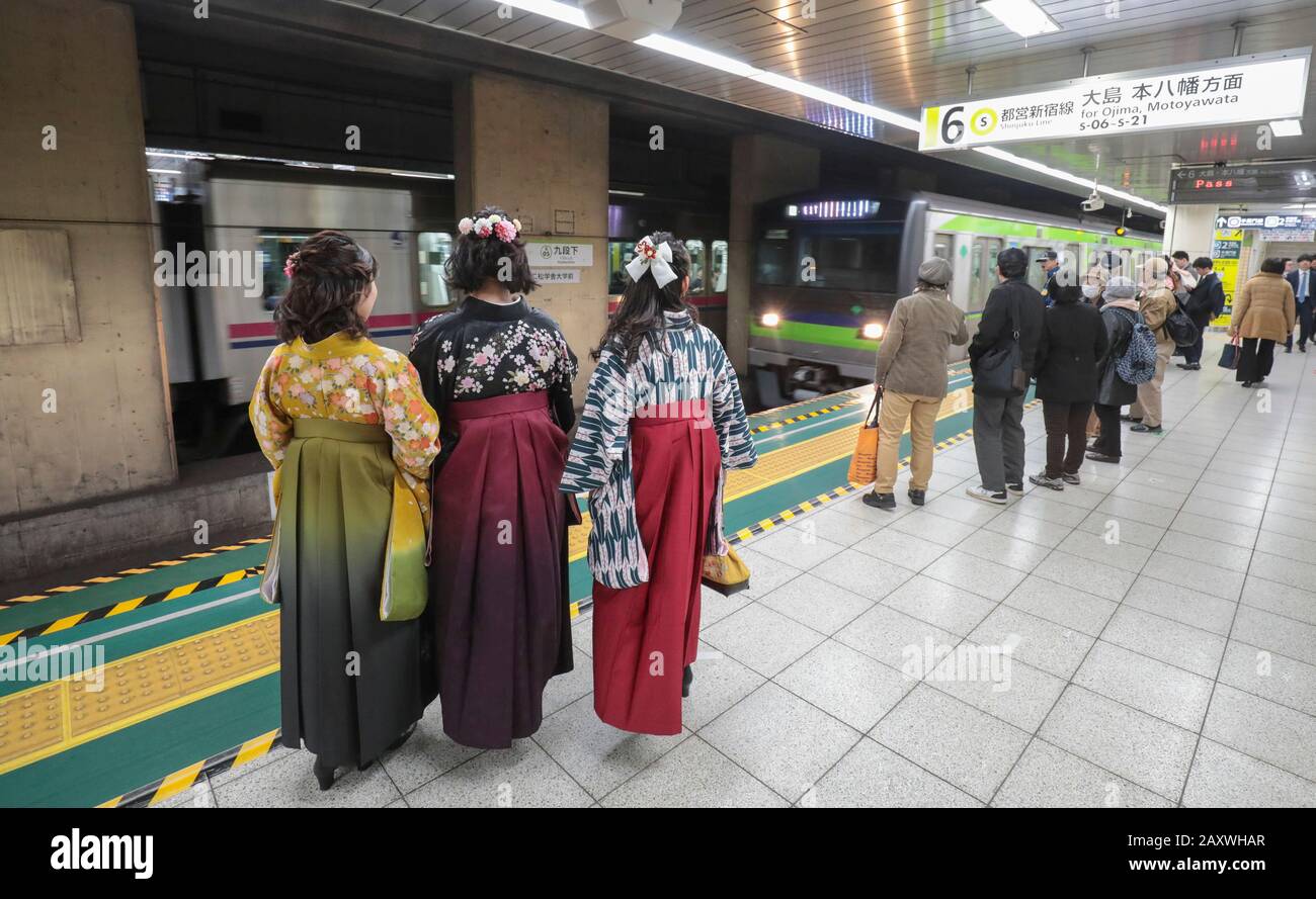 KIMONOS IN TOKYO METRO Stock Photo - Alamy