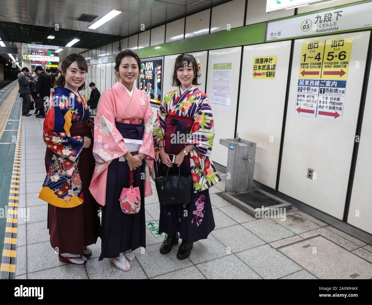 KIMONOS IN TOKYO METRO Stock Photo - Alamy