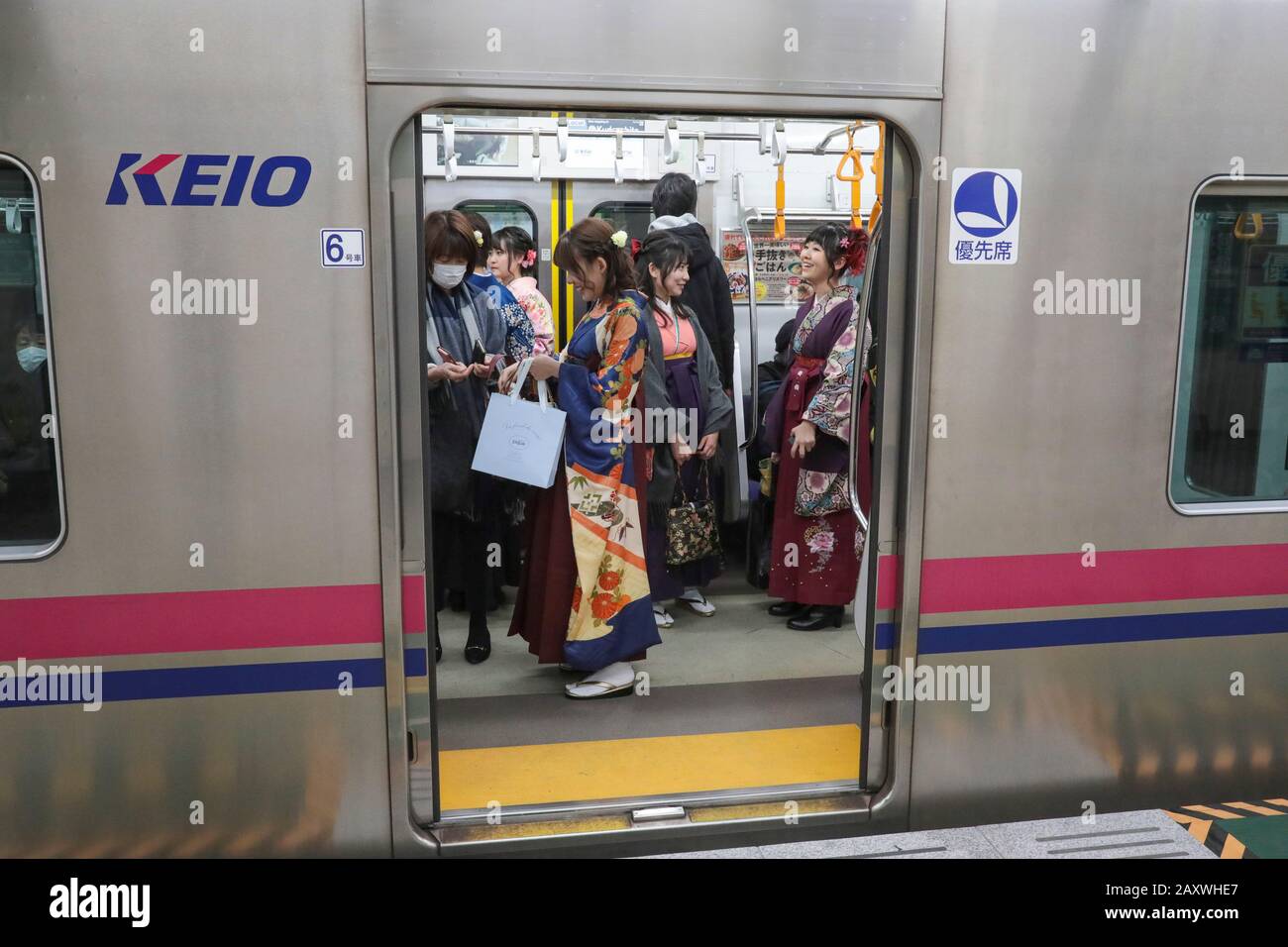 KIMONOS IN TOKYO METRO Stock Photo - Alamy