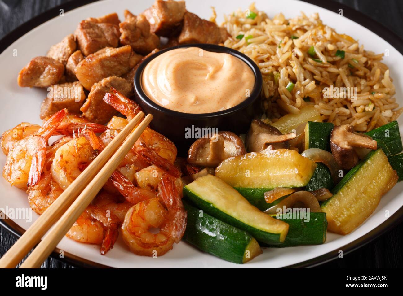 Japanese chicken and shrimp hibachi hi-res stock photography and images ...