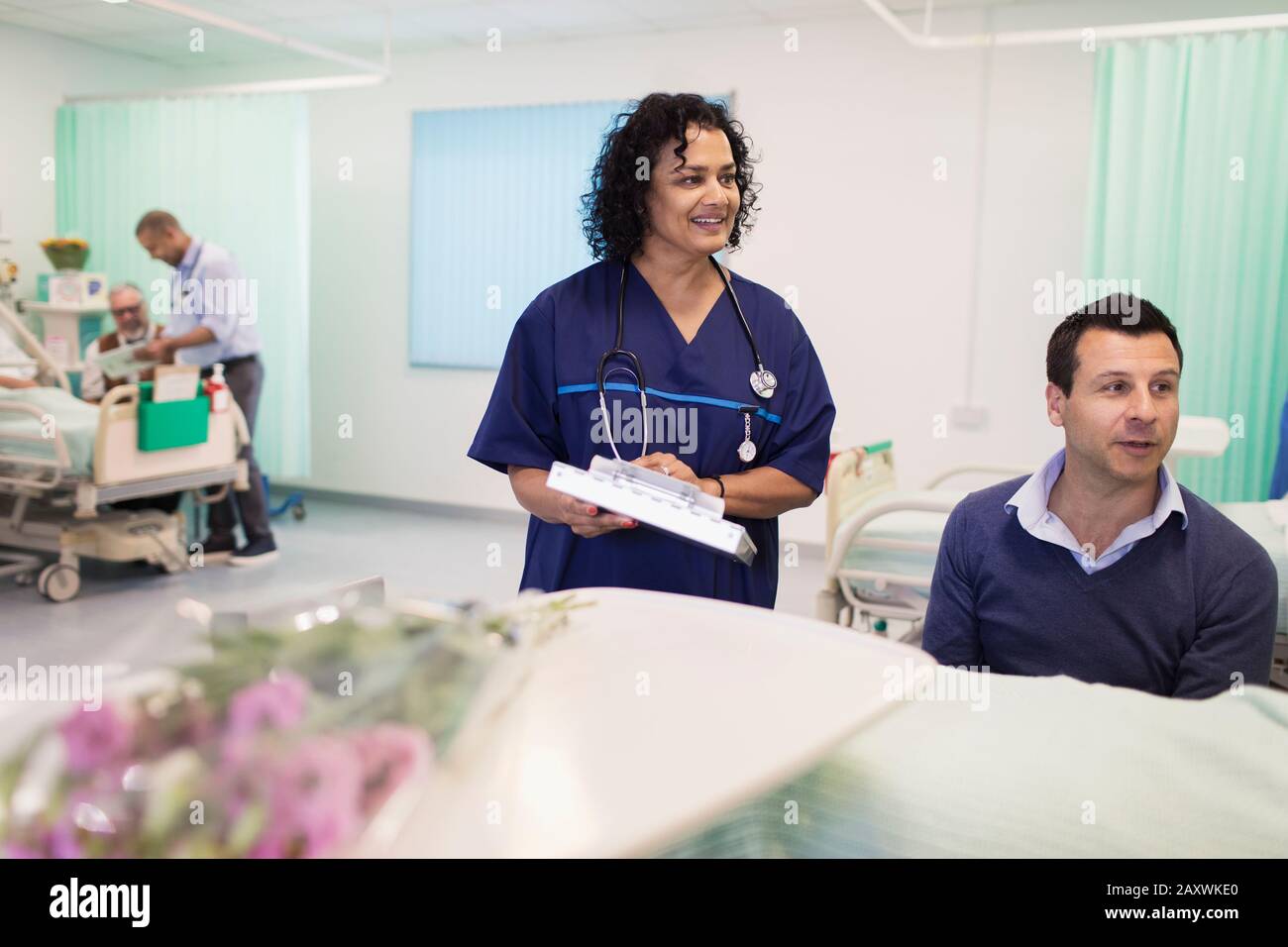 Rounds hospital hi-res stock photography and images - Alamy