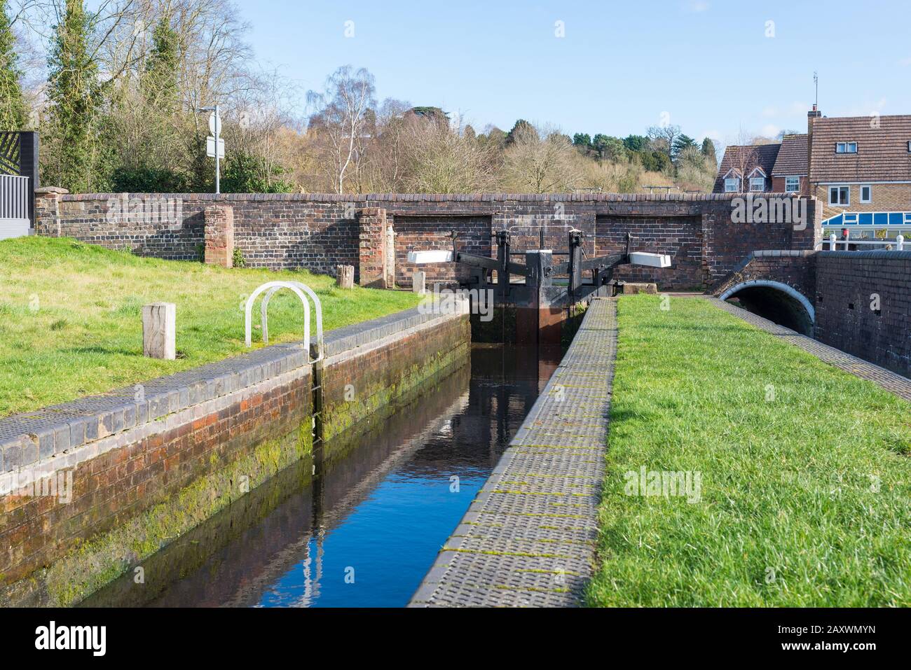 Vine pub hi-res stock photography and images - Alamy