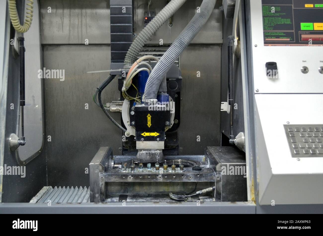 Machine milling and titanium hi-res stock photography and images - Alamy