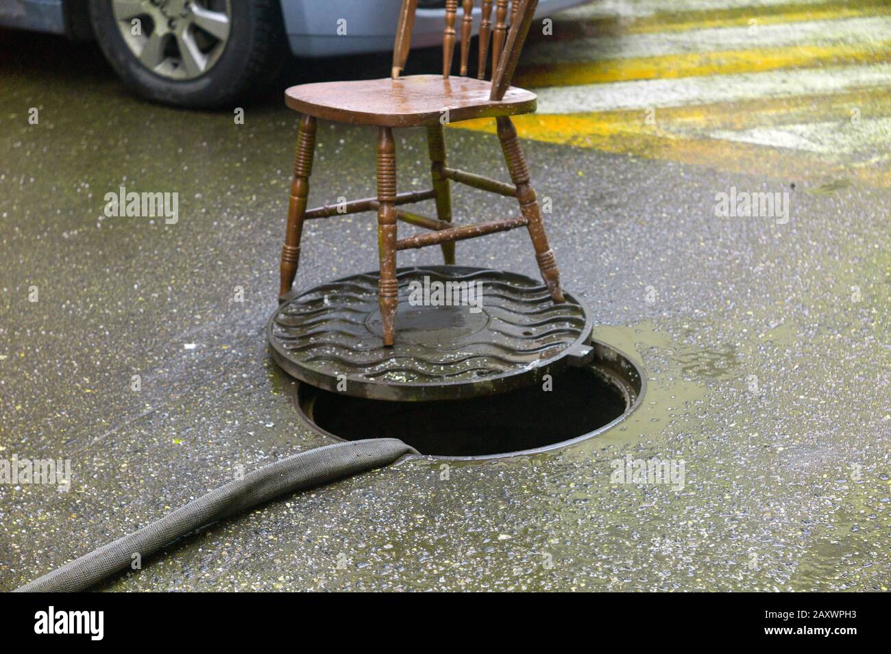 Pavement inspection cover hi-res stock photography and images - Alamy
