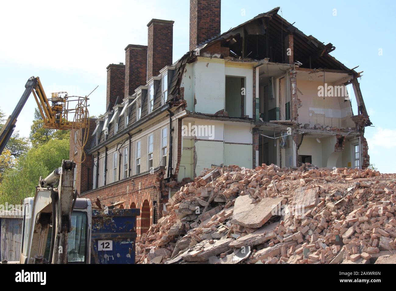 Fall of the Finance Building Stock Photo - Alamy
