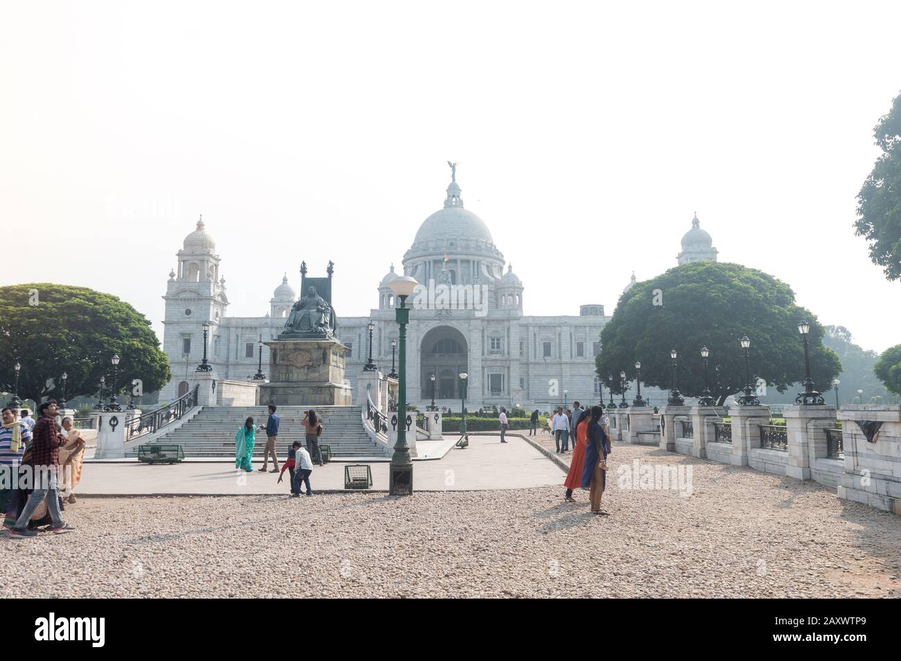 Victoria Memorial large marble architecture building, dedicated to ...