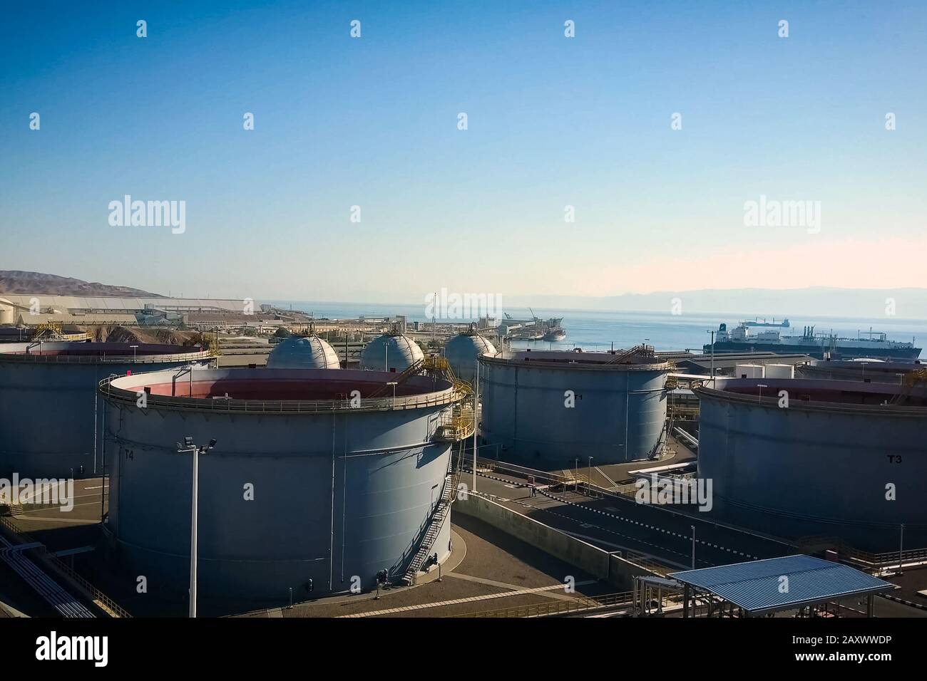 Fire refining process hi-res stock photography and images - Alamy