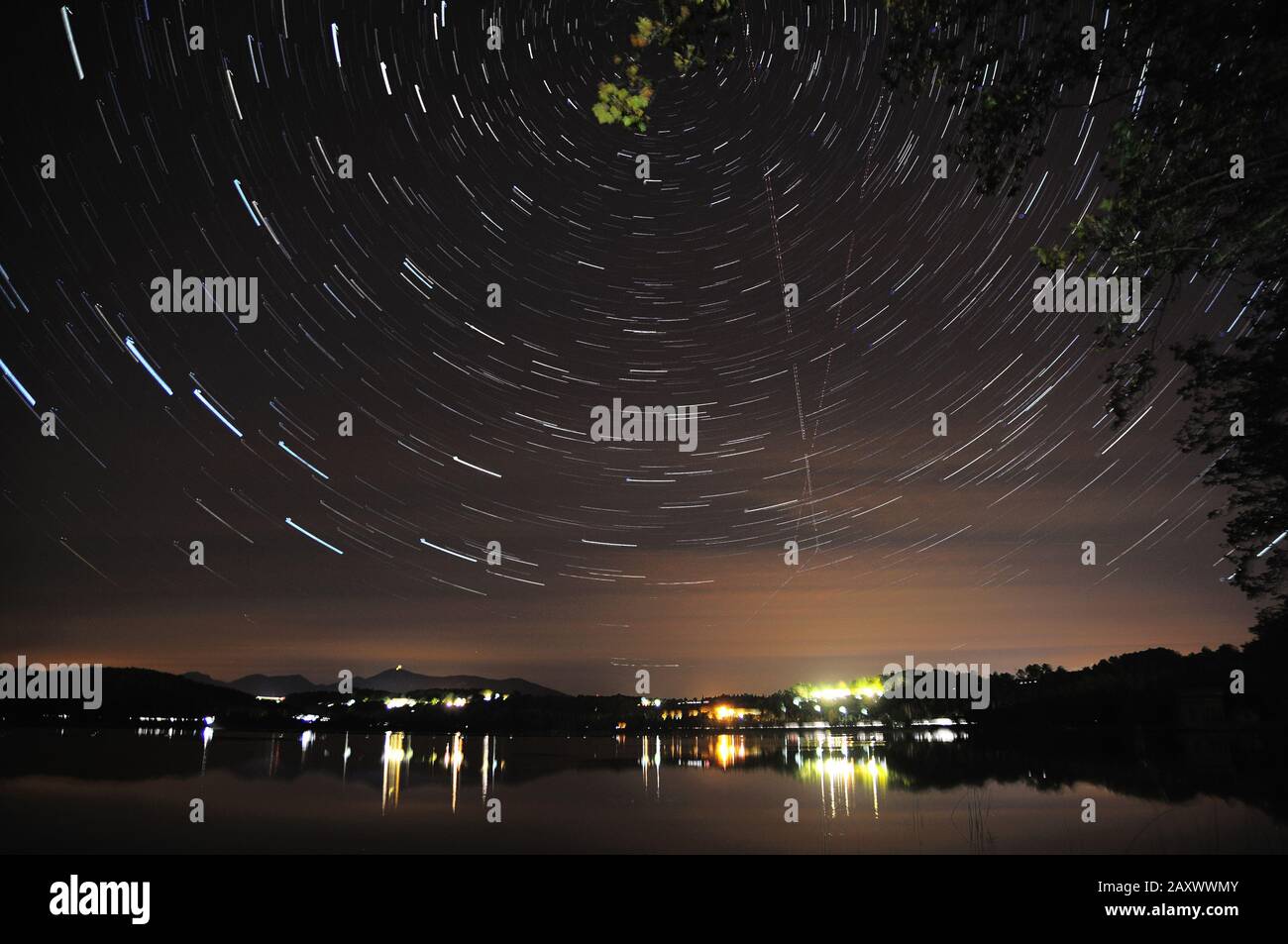 star lake at night Stock Photo - Alamy