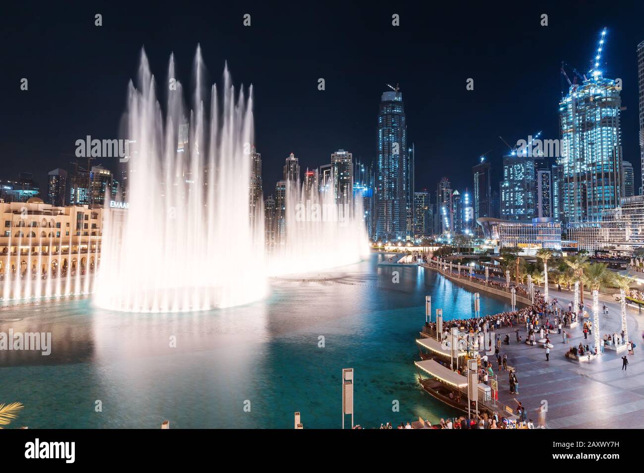 26 November 2019, UAE, Dubai: Amazing Show of dancing fountains in the ...