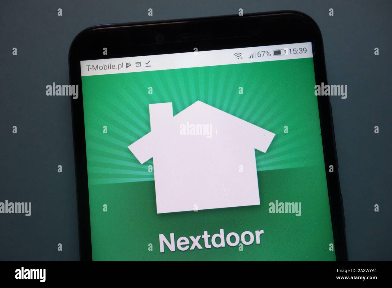 Nextdoor logo displayed on smartphone Stock Photo - Alamy