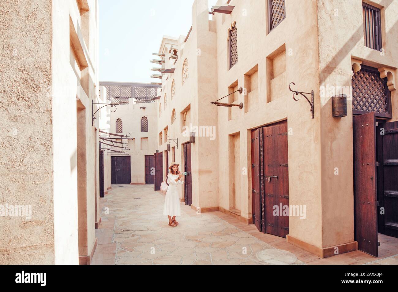 Dubai old town contrast hi-res stock photography and images - Alamy
