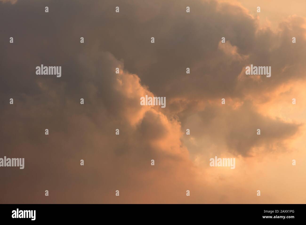 Red clouds due to bush fire smoke at sunset in The Blue Mountains in ...