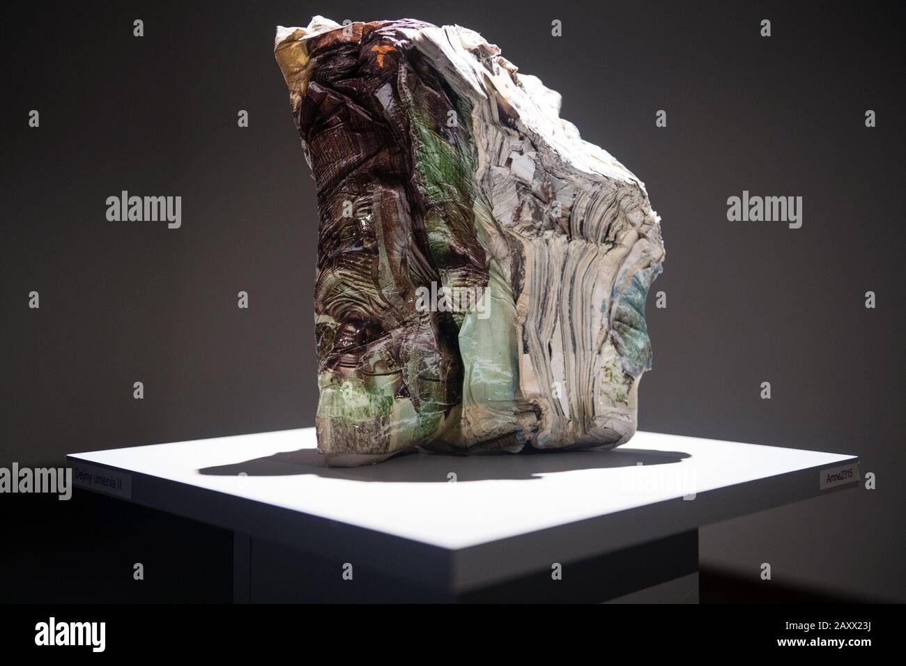 Book stack sculpture hi-res stock photography and images - Alamy