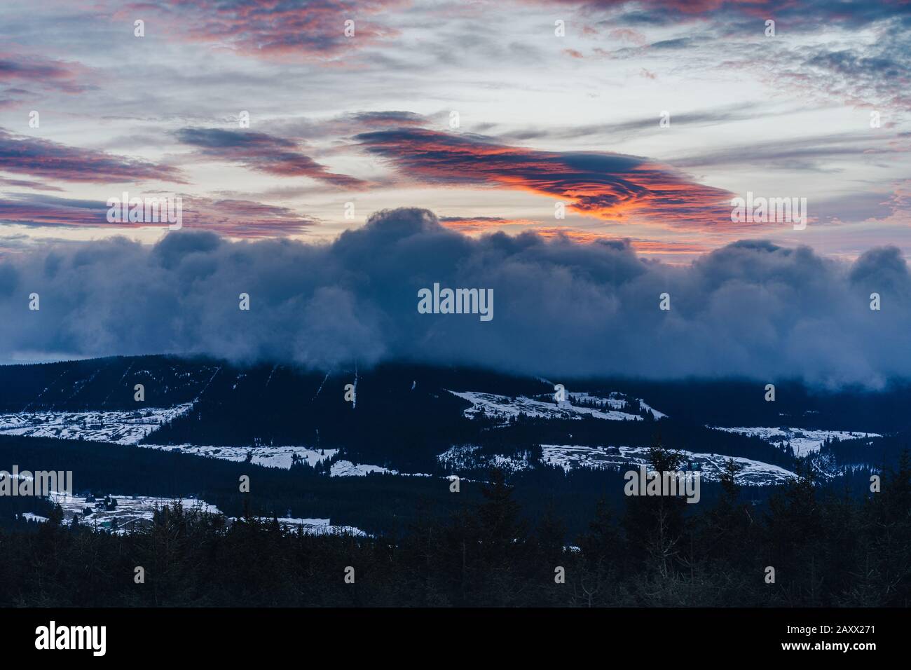 Lenticular cloud in mountain landscape Stock Photo - Alamy