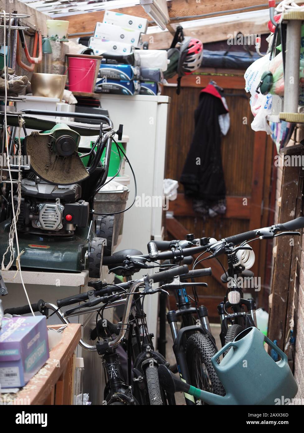 Jumble of bikes hi-res stock photography and images - Alamy