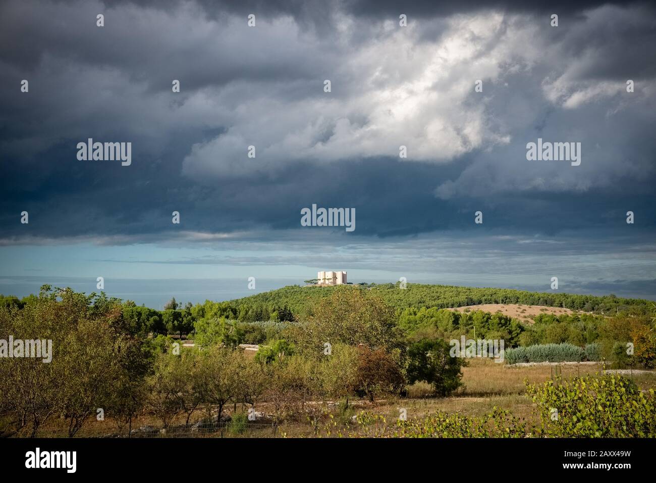 Castel del monte panorama hi-res stock photography and images - Alamy