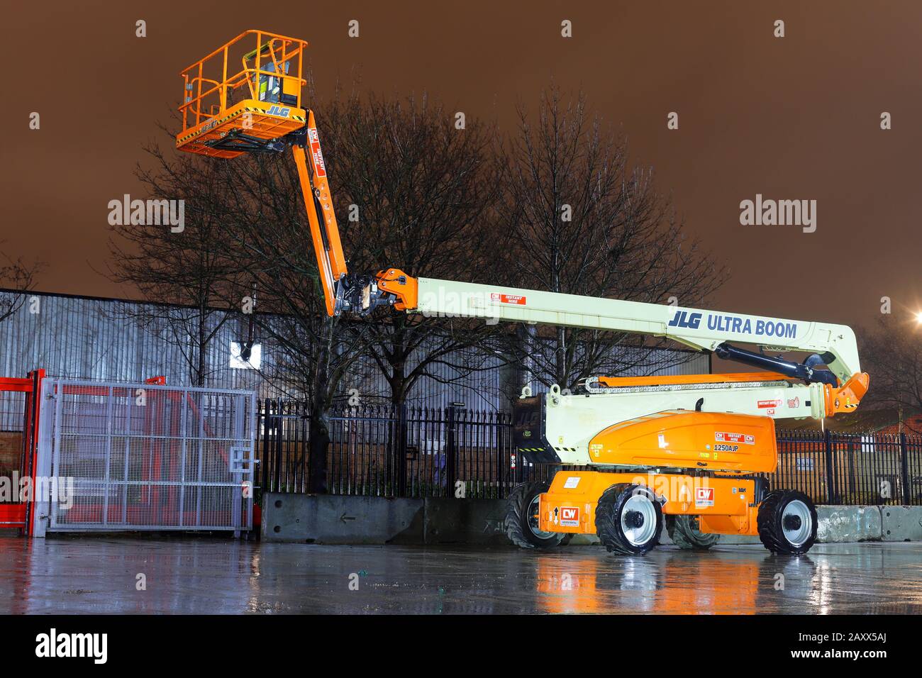 JLG 1250 AJP Ultra Boom Articulated Telescopic Boom Lift which reaches ...