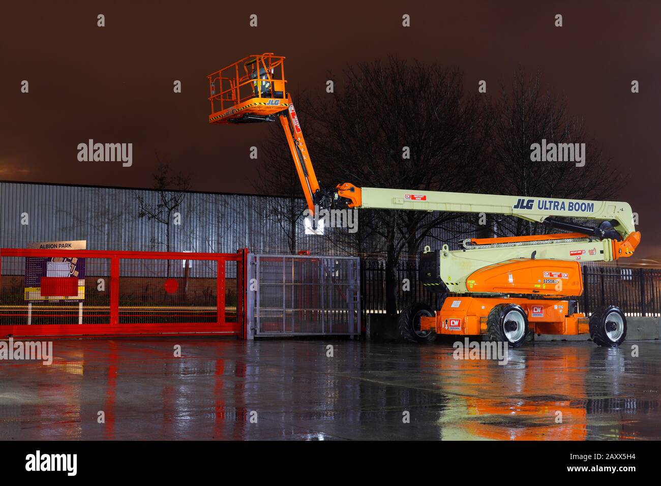 JLG 1250 AJP Ultra Boom Articulated Telescopic Boom Lift which reaches ...