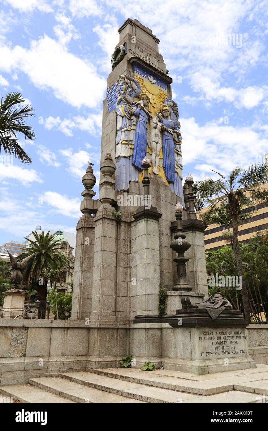 Cenotaph memorial to those killed in World Wars One and Two, Farewell ...