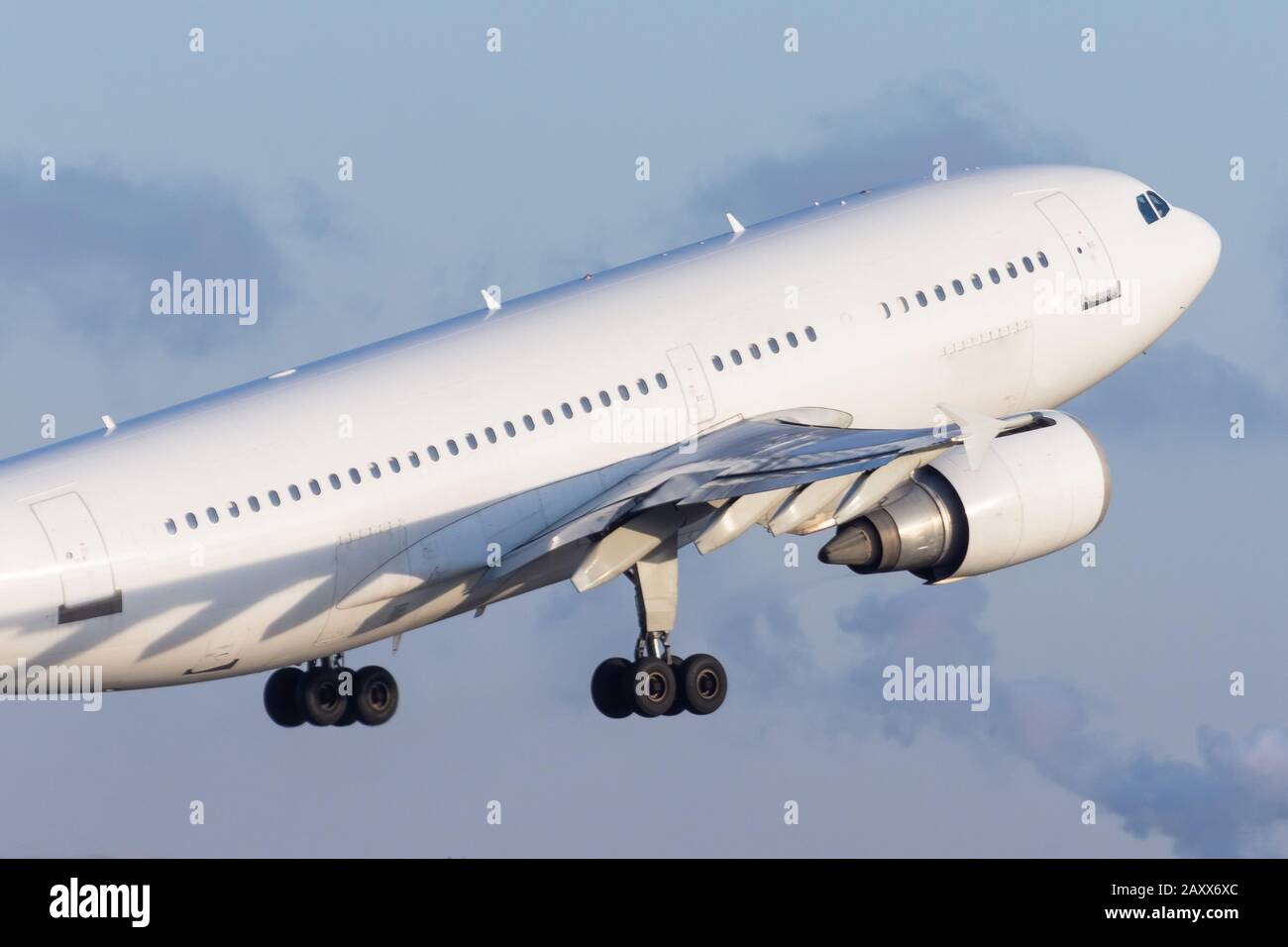 Close up cockpit view airbus hi-res stock photography and images - Alamy