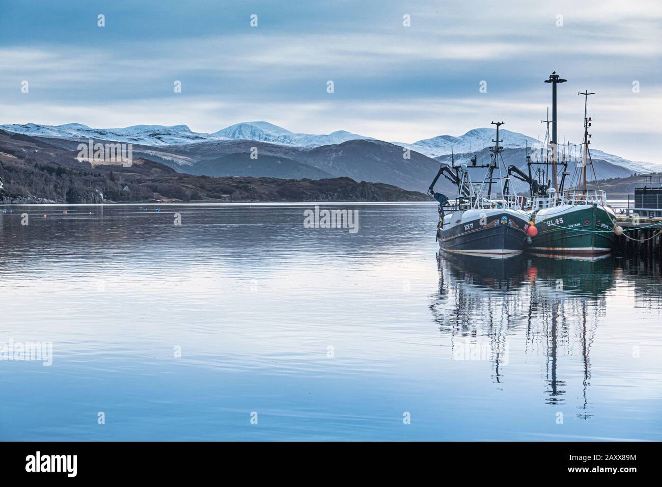 Moored fishing tourist boats hi-res stock photography and images - Alamy