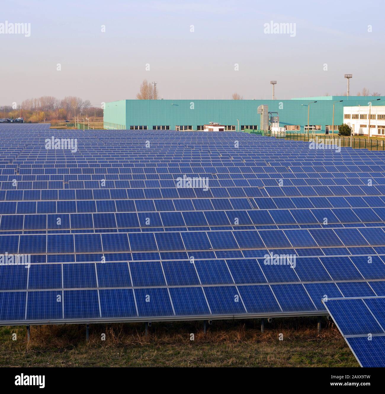 Solar_panels hi-res stock photography and images - Alamy