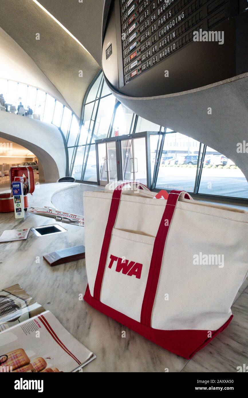 Jfk airport entrance hi-res stock photography and images - Alamy