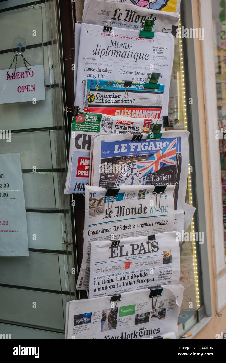 Portuguese newspapers hi-res stock photography and images - Alamy