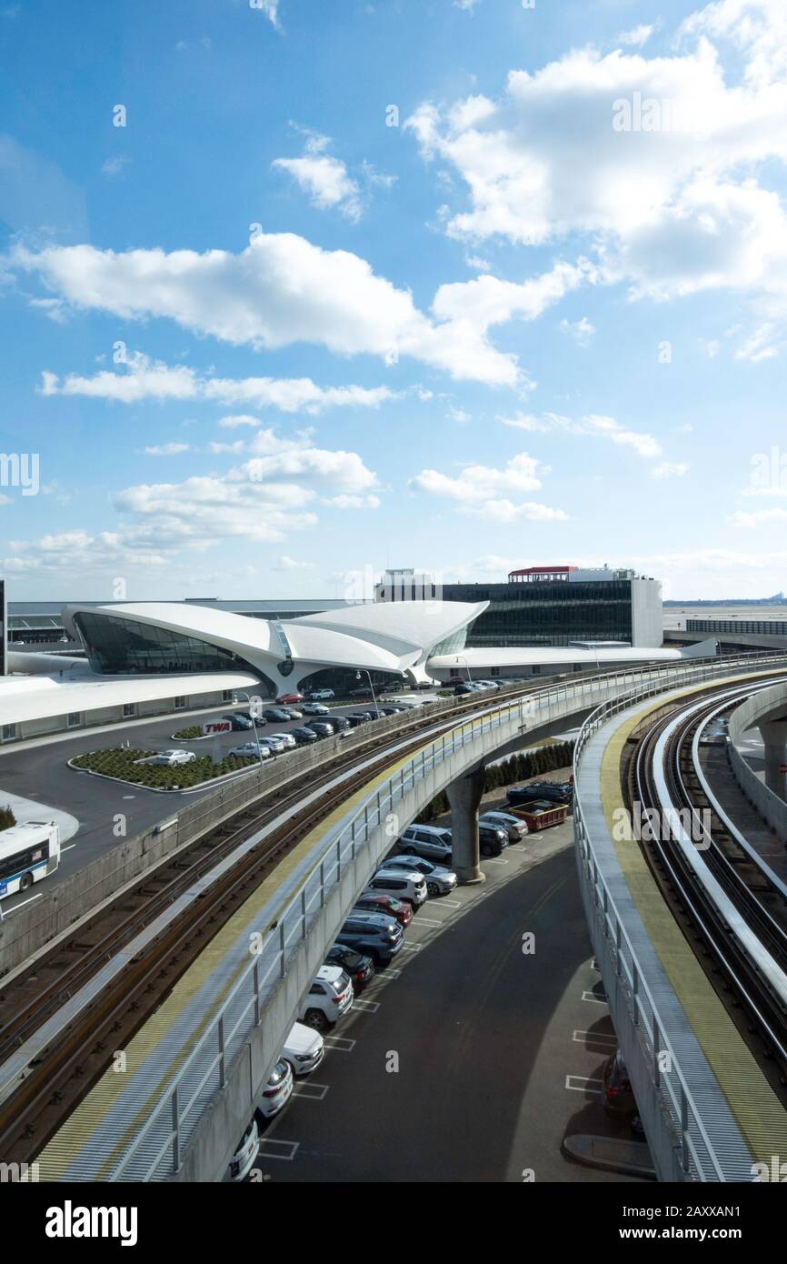 Airtrain hi-res stock photography and images - Alamy