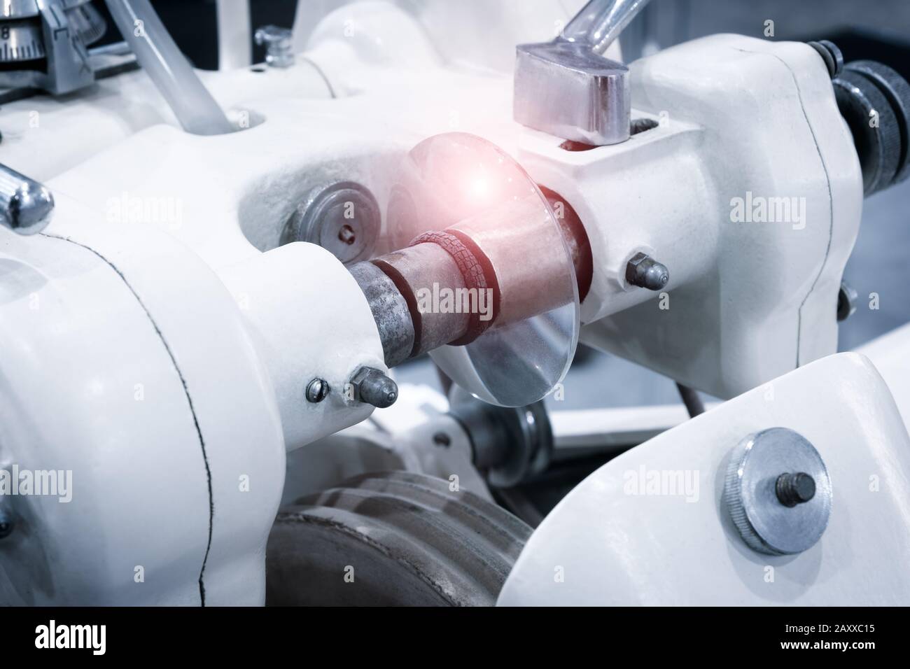 Lens manufacturing in modern laboratory Stock Photo - Alamy