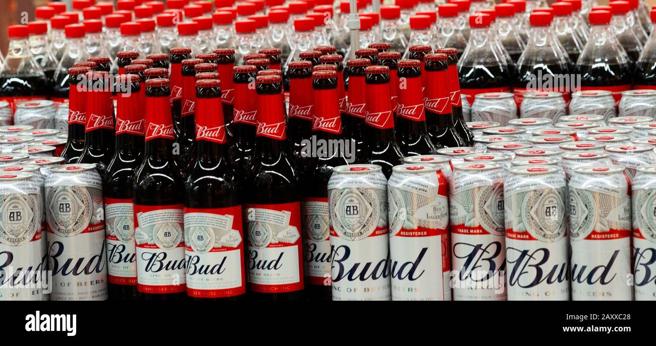 Bud light cans hi-res stock photography and images - Alamy