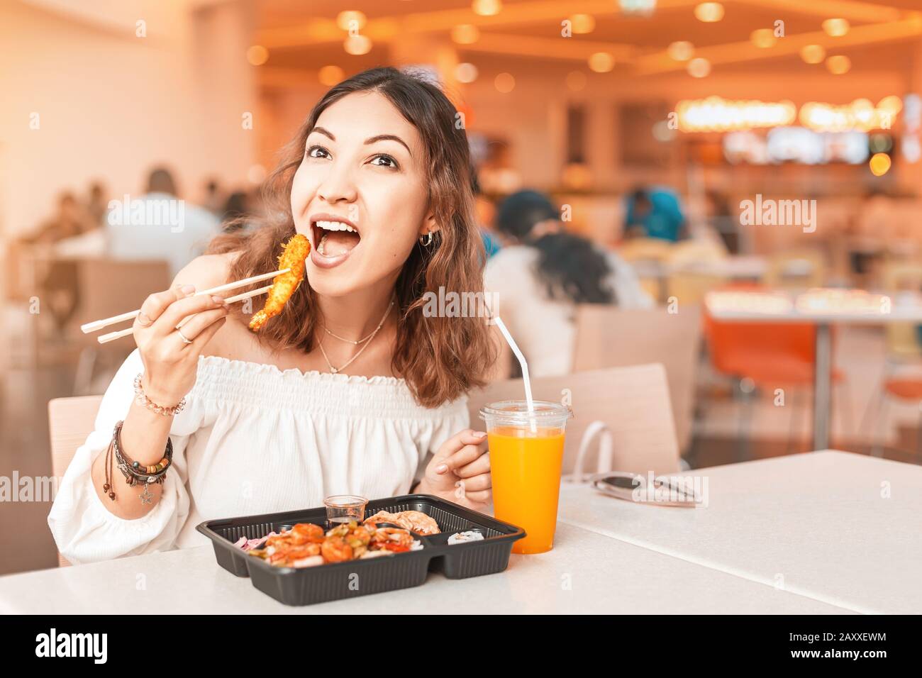 Happy meal box hi-res stock photography and images - Alamy