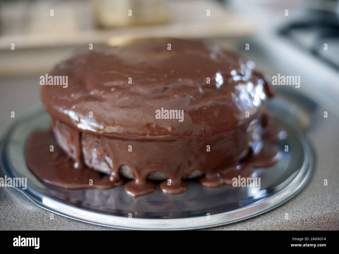 Dripping icing cake hi-res stock photography and images - Alamy