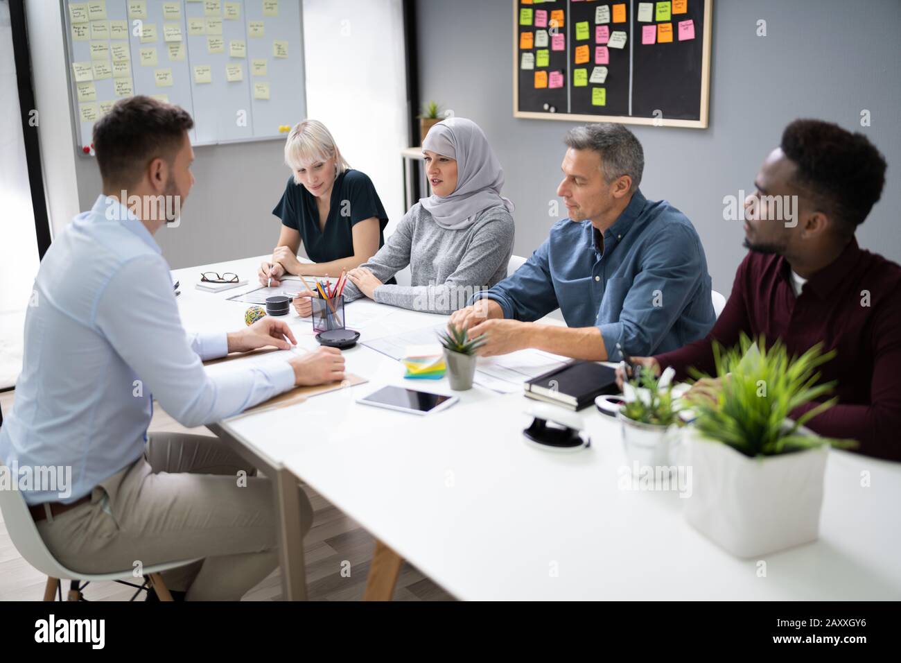 Job interview boss employee hi-res stock photography and images - Alamy