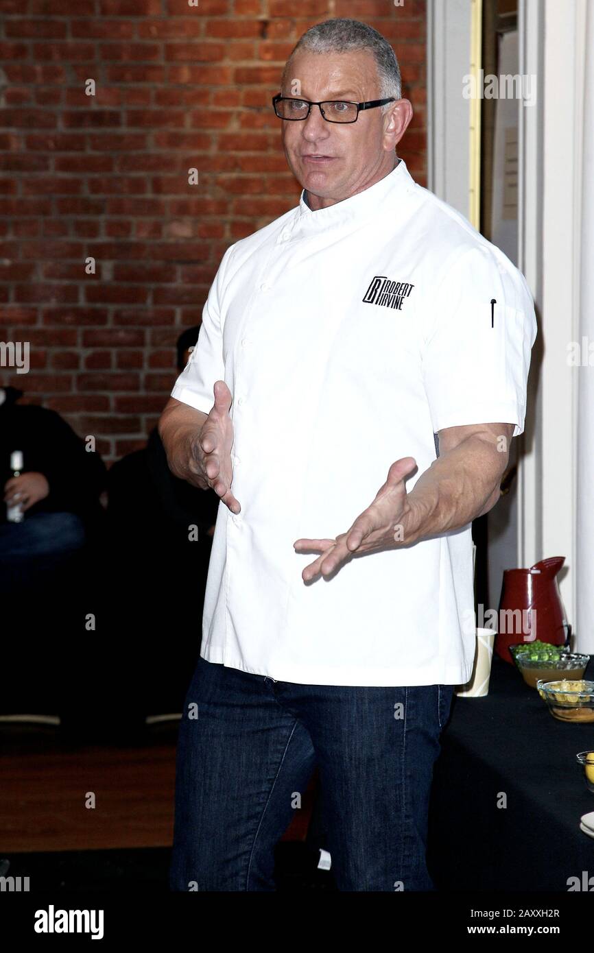 Chef robert irvine hi-res stock photography and images - Alamy