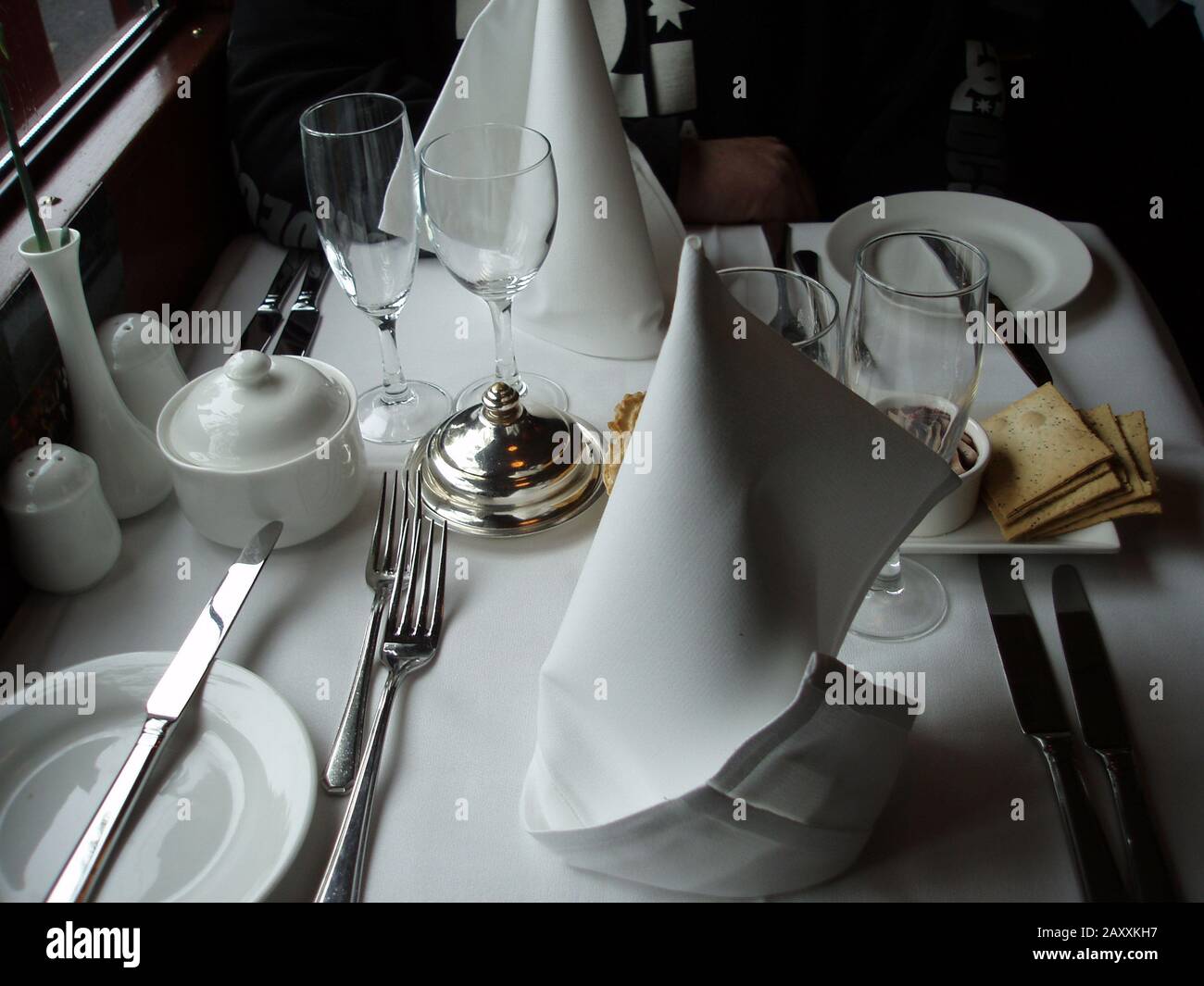 Silverware and glassware hi-res stock photography and images - Alamy